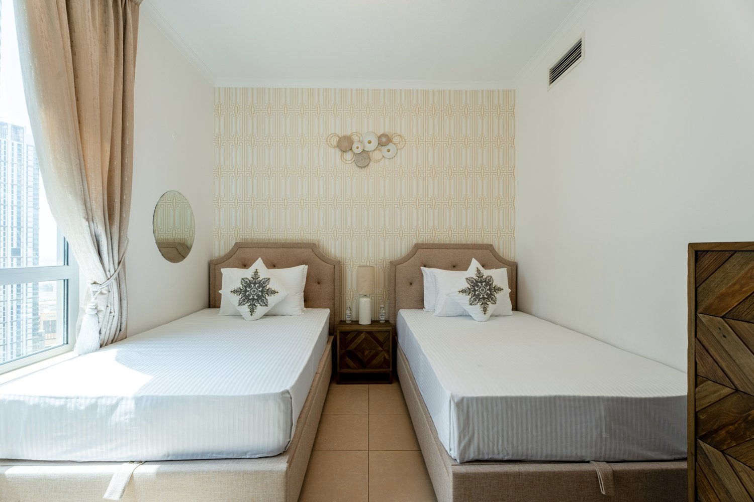 INA HOMES – 2BHK APARTMENT – Tower 1 Downtown Dubai – Ina Vacation Homes
